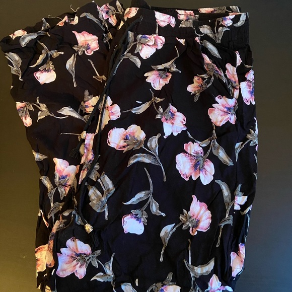 Bae City | Pants & Jumpsuits | Black Rose Print Flair Pants | Poshmark